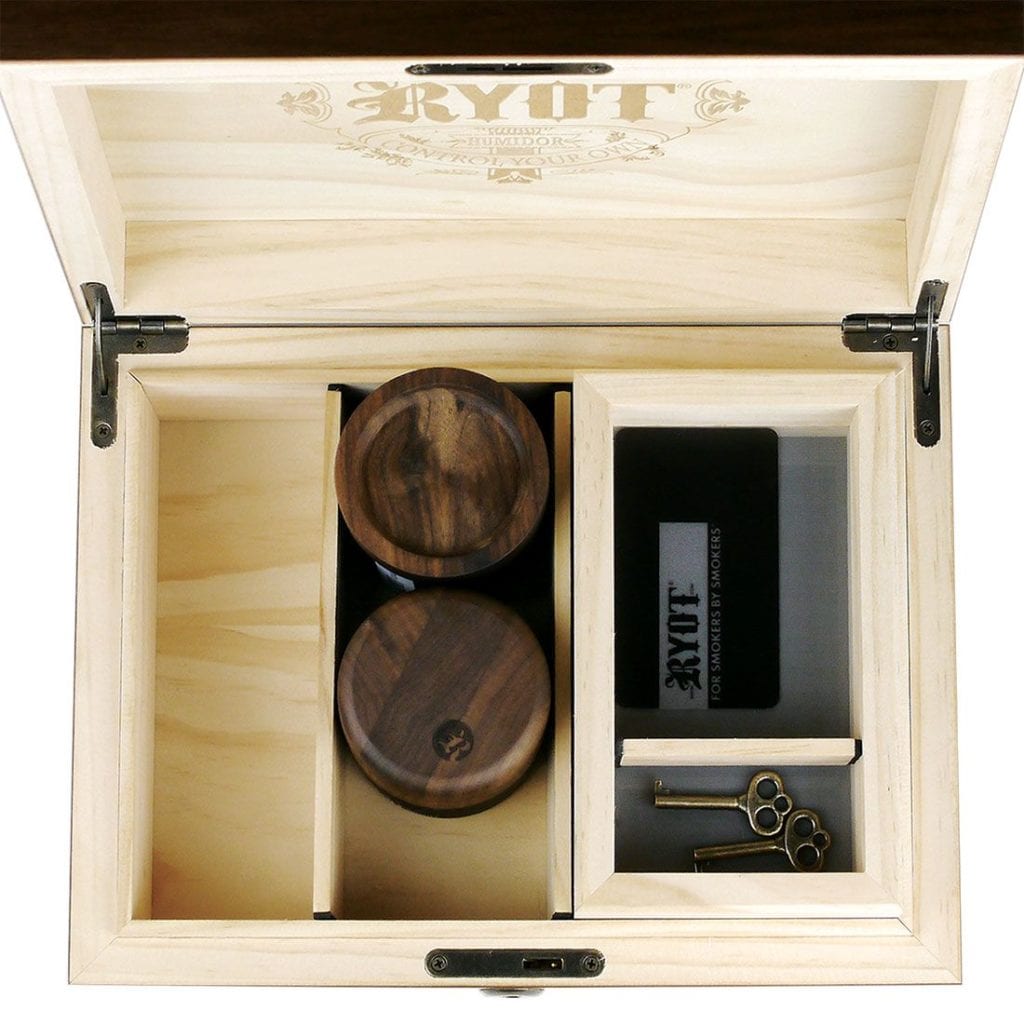 Humidor Walnut Combo Box (8x11)